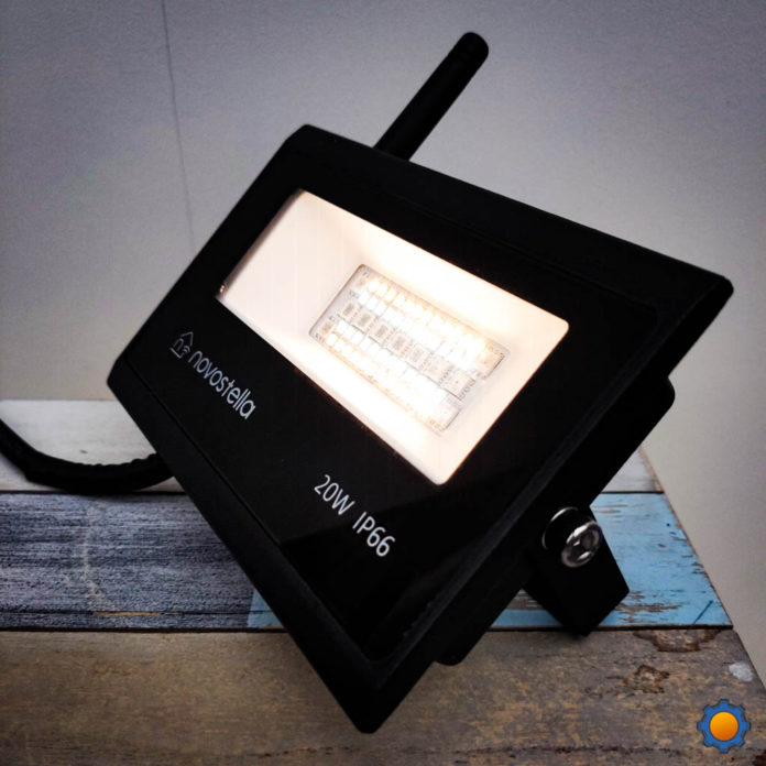 Novostella Floodlights -Whoa, that's bright! - NotEnoughTech